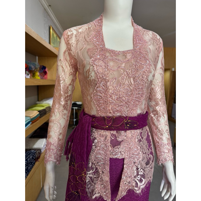 Jual kebaya brokat payet Ready size L dan M | Shopee Indonesia