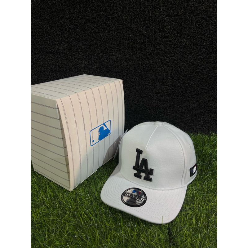 Jual Logo LA Hitam Bahan Putih Topi Premium MLB | Shopee Indonesia