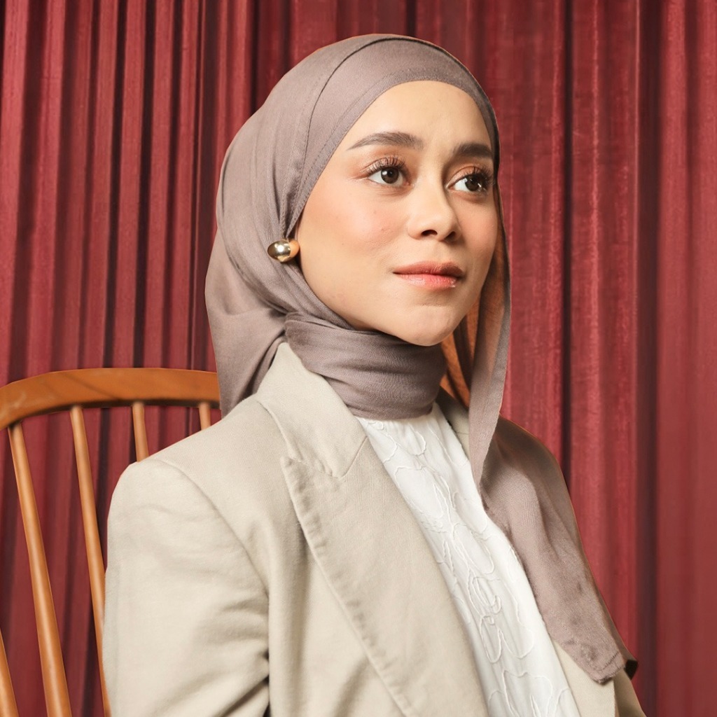 Jual Lozy Hijab - Viscose Pashmina Nour Shawl Lozy x Lesti Kejora ...