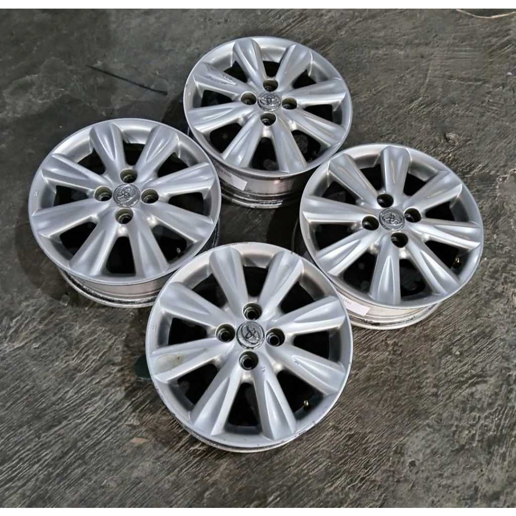 Jual VELG MOBIL SEKEN OEM STD YARIS RING 15X6 PCD 4X100 SILVER COCOK BUAT VIOS ETIOS BALENO DLL ...