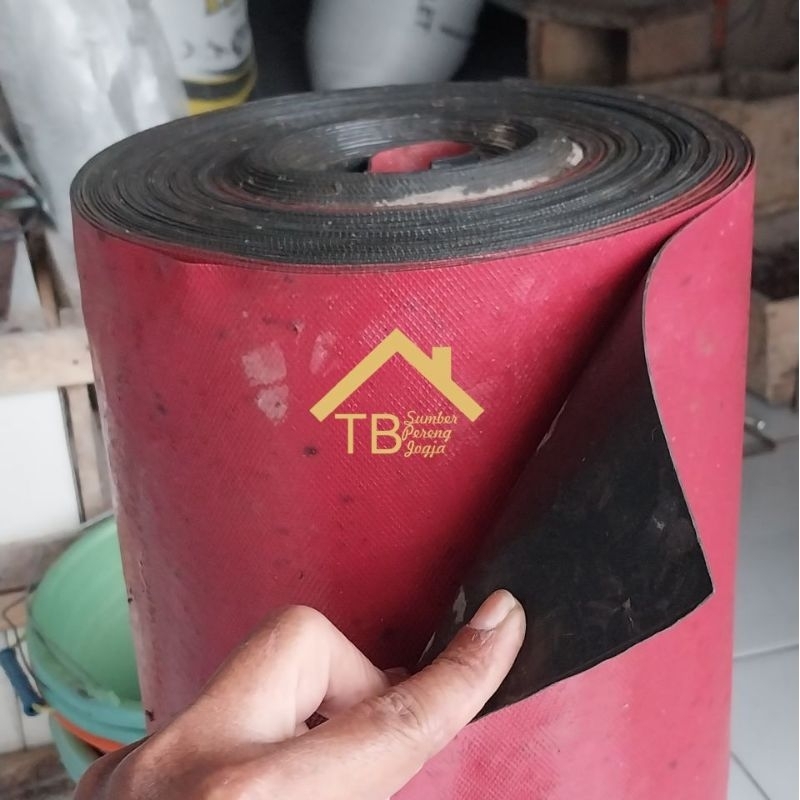 Jual Karpet Talang Air Merah Sisi Dalam Hitam Lebar 65 cm Tebal 1 mm ...