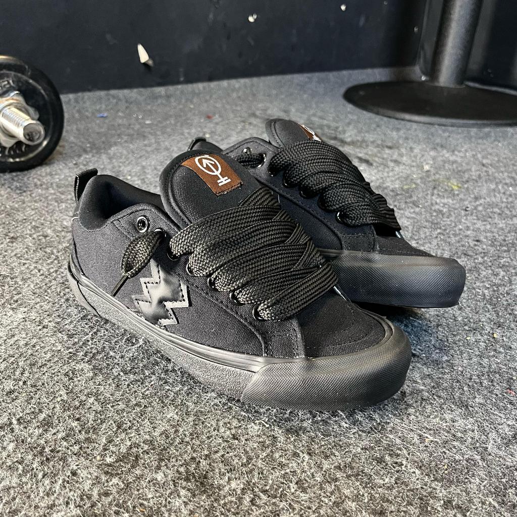 Jual Sepatu Gemuk - Brulee Project - Serra Full Black - Canvas Casual ...