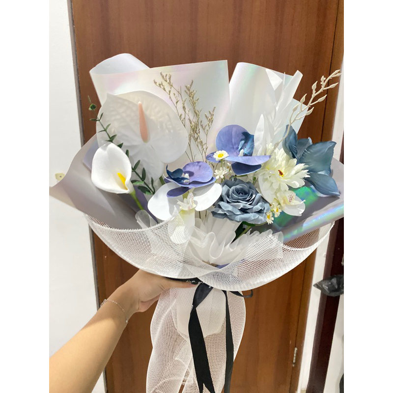 Jual Buket bunga aesthetic / buket bunga cowok / buket bunga ulang ...