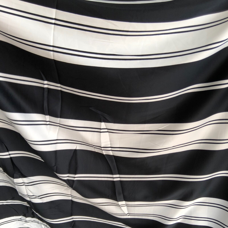 Jual kain satin silk motif - kain satin silk motif salur - kain satin ...