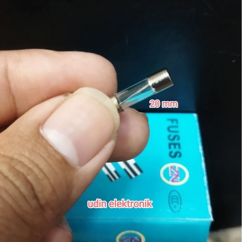 Jual 100pcs fuse sikring kaca 250v fuse kecil 5x20 | Shopee Indonesia