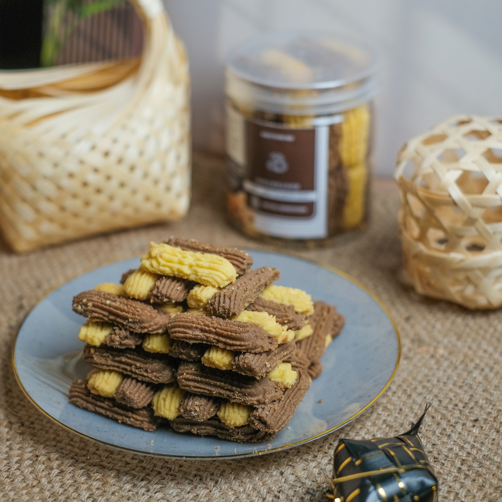 Jual Kue Semprit Coklat Klasik Bibasnacks ( Gratis kue sagu / semprit ...