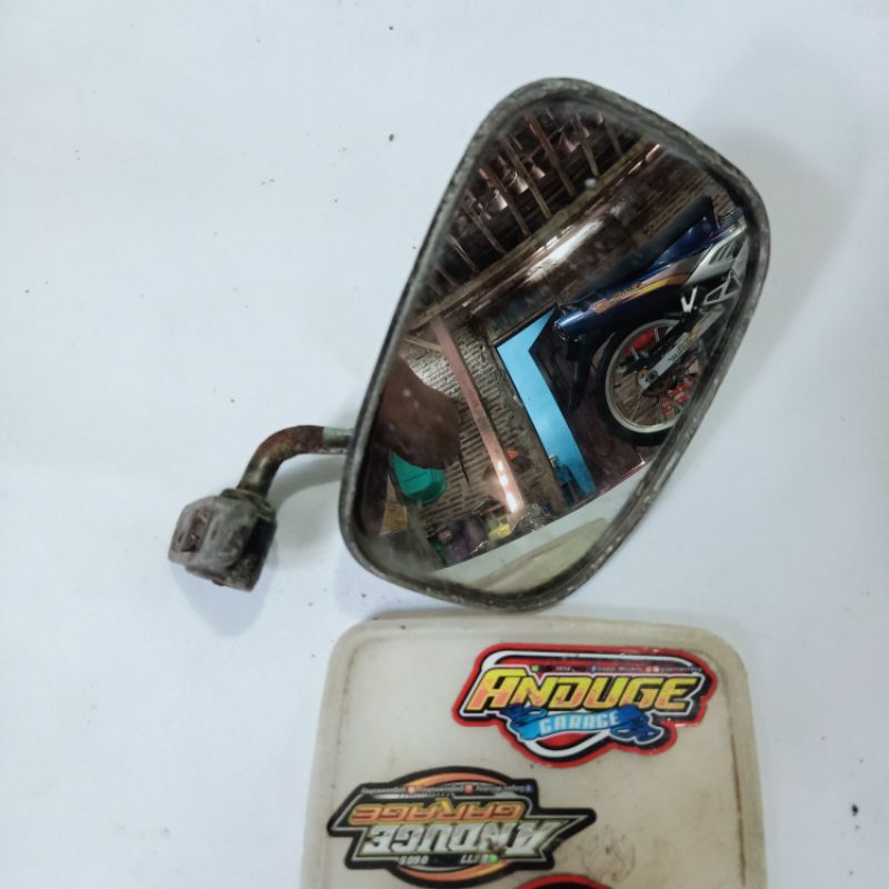 Jual kaca spion kotak kanan Suzuki St20 truntung Oryginal second bekas ...