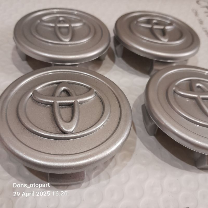 Jual dop roda toyota kijang innova 2005-2015 diameter 6,2cm | Shopee ...