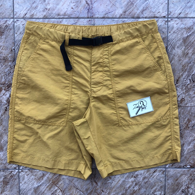 Jual CELANA PENDEK UNIQLO UTILITY PARASUT KUNING | Shopee Indonesia