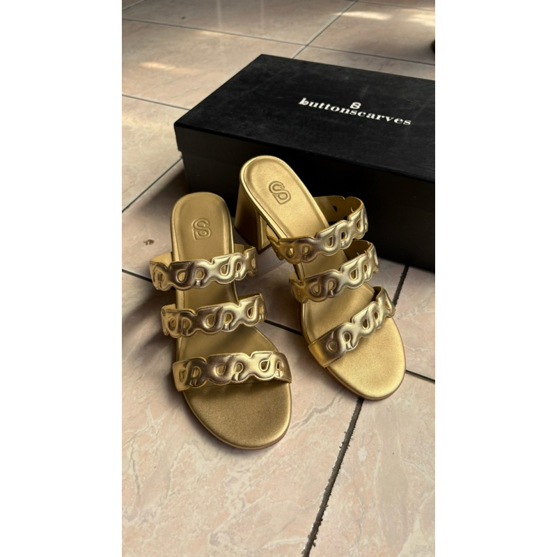 Jual buttonscarves heels | Shopee Indonesia