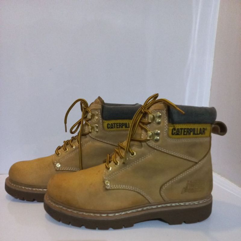 Jual sepatu work boots yellow Caterpillar sz.41-42 ganteng! | Shopee ...