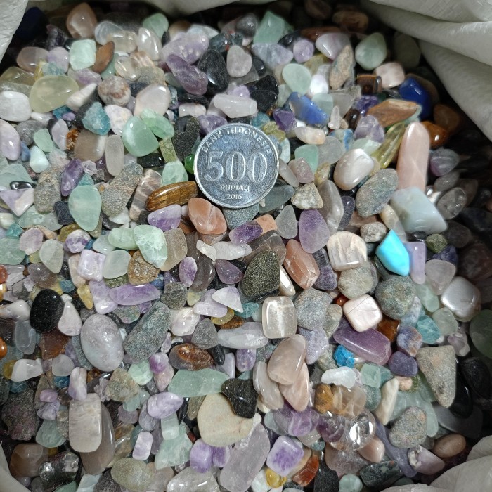 Jual Batu Natural Mix Chips Gravel 5-7 mm paket 100 grams | Shopee ...