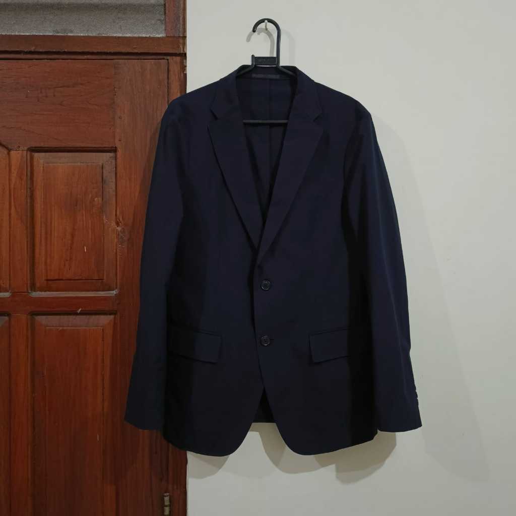 Jual Jas Blazer Uniqlo Ultra Light Weight Stripe | Shopee Indonesia