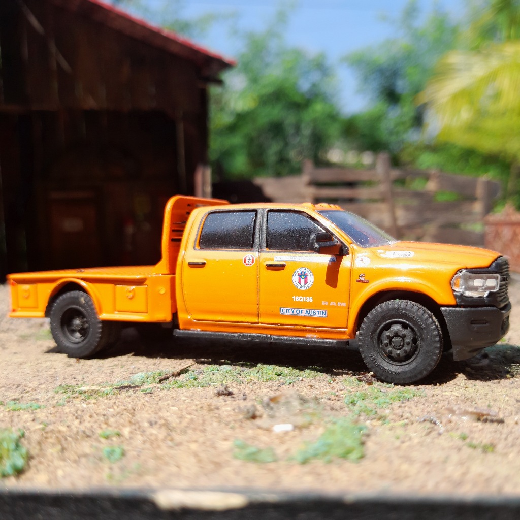 Jual Greenlight Ram 3500 Flatbed Dually Orange JUNK ROSOK | Shopee ...