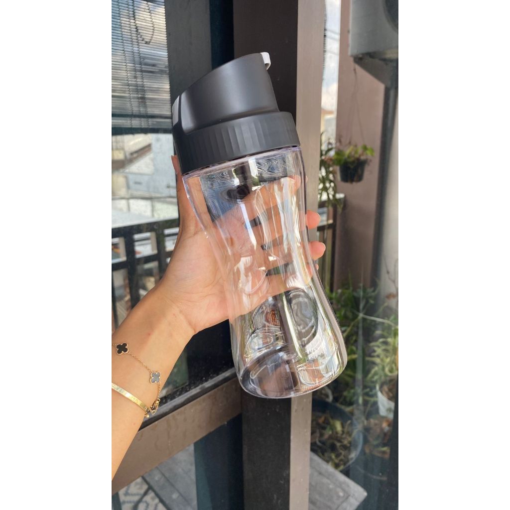 Jual Tupperware Flip N Pour Soy Server 570 ml | Clear Cooking Oil ...