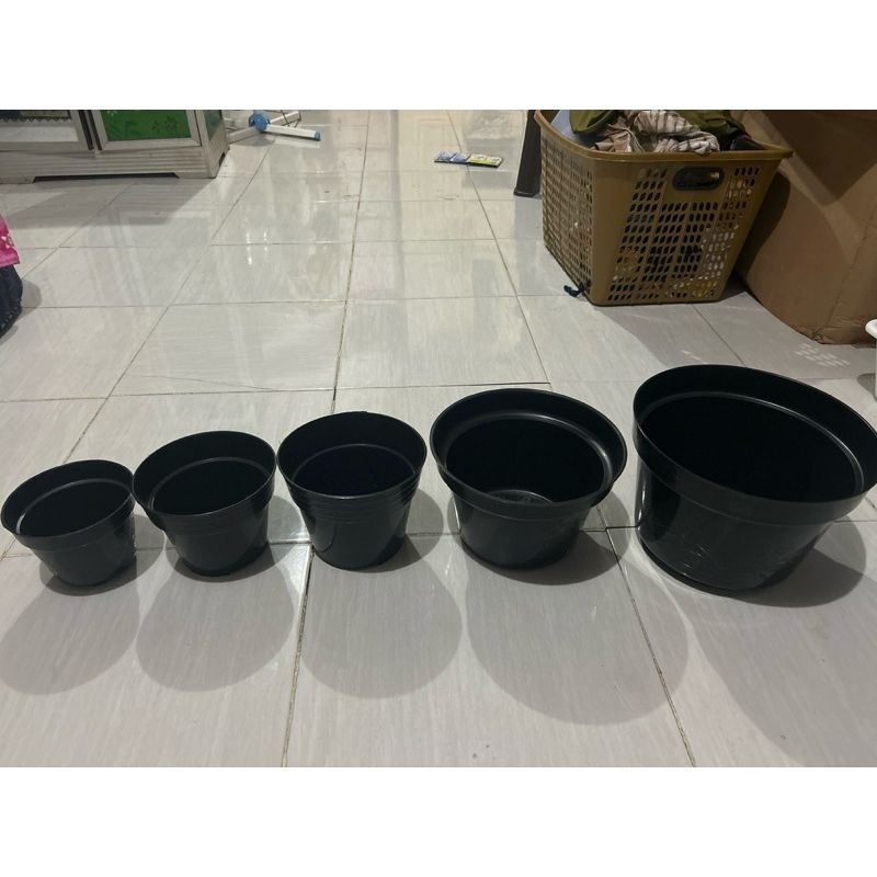 Jual POT BUNGA BULAT HITAM RAJAWALI BERBAGAI MACAM UKURAN | Shopee ...