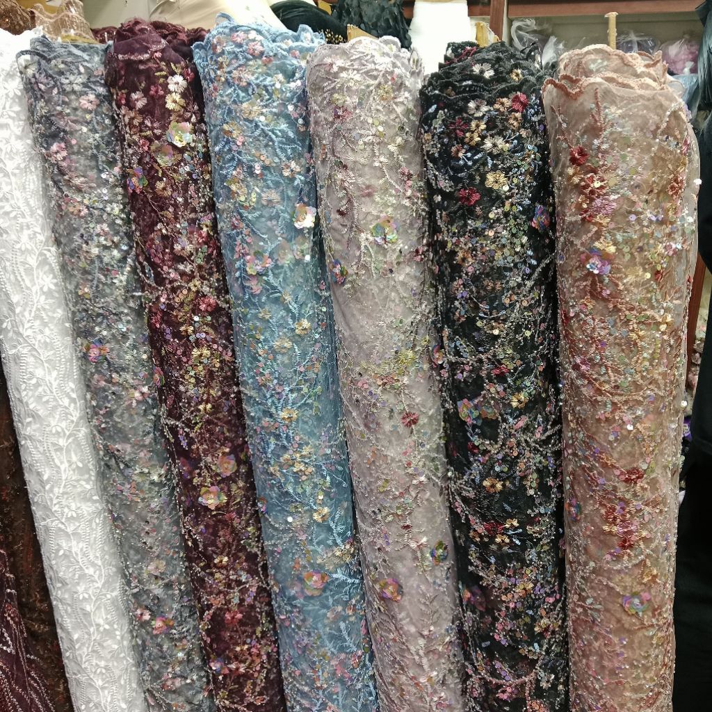 Jual BAHAN/KAIN TULLE PAYET SWAROVSKI/ TULLE PAYET | Shopee Indonesia