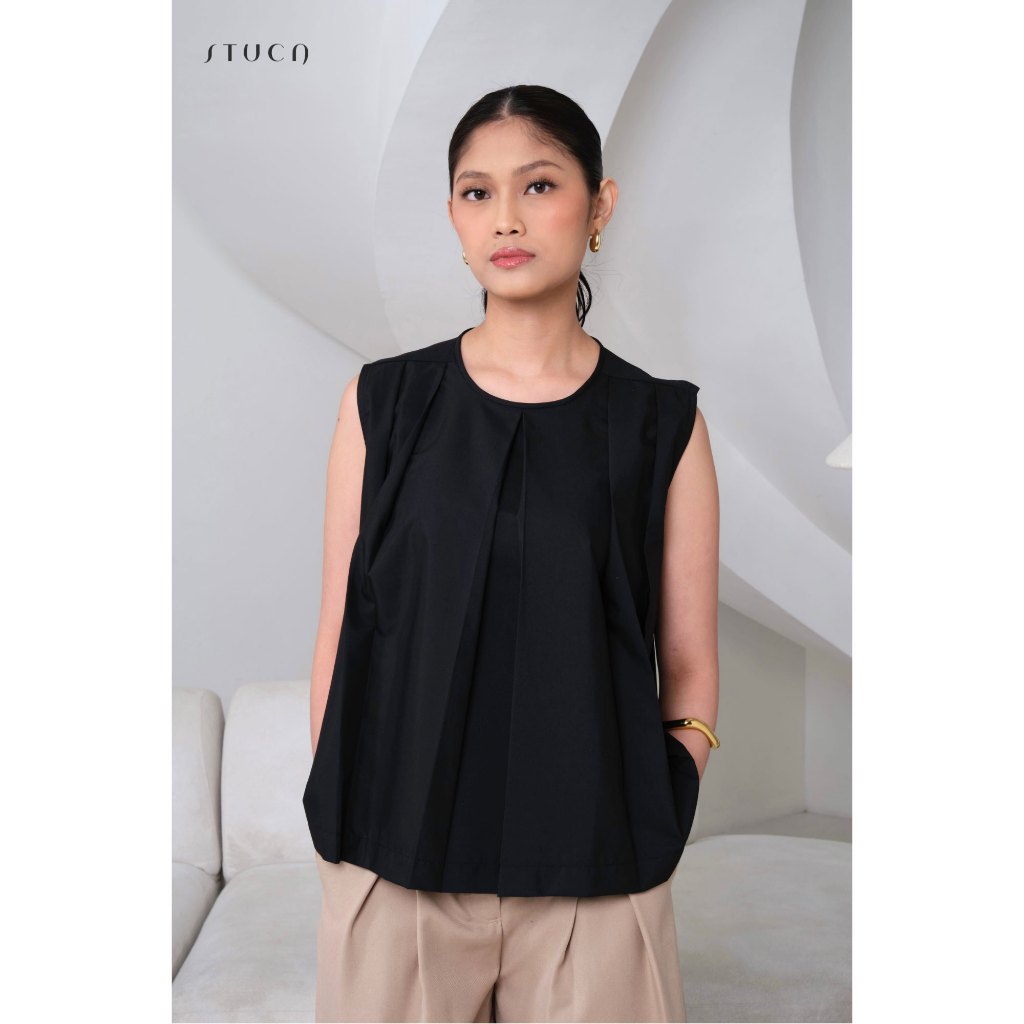 Jual STUCA - Blouse Wanita - Laia Top (Sleeveless Pleated Top) | Shopee Indonesia