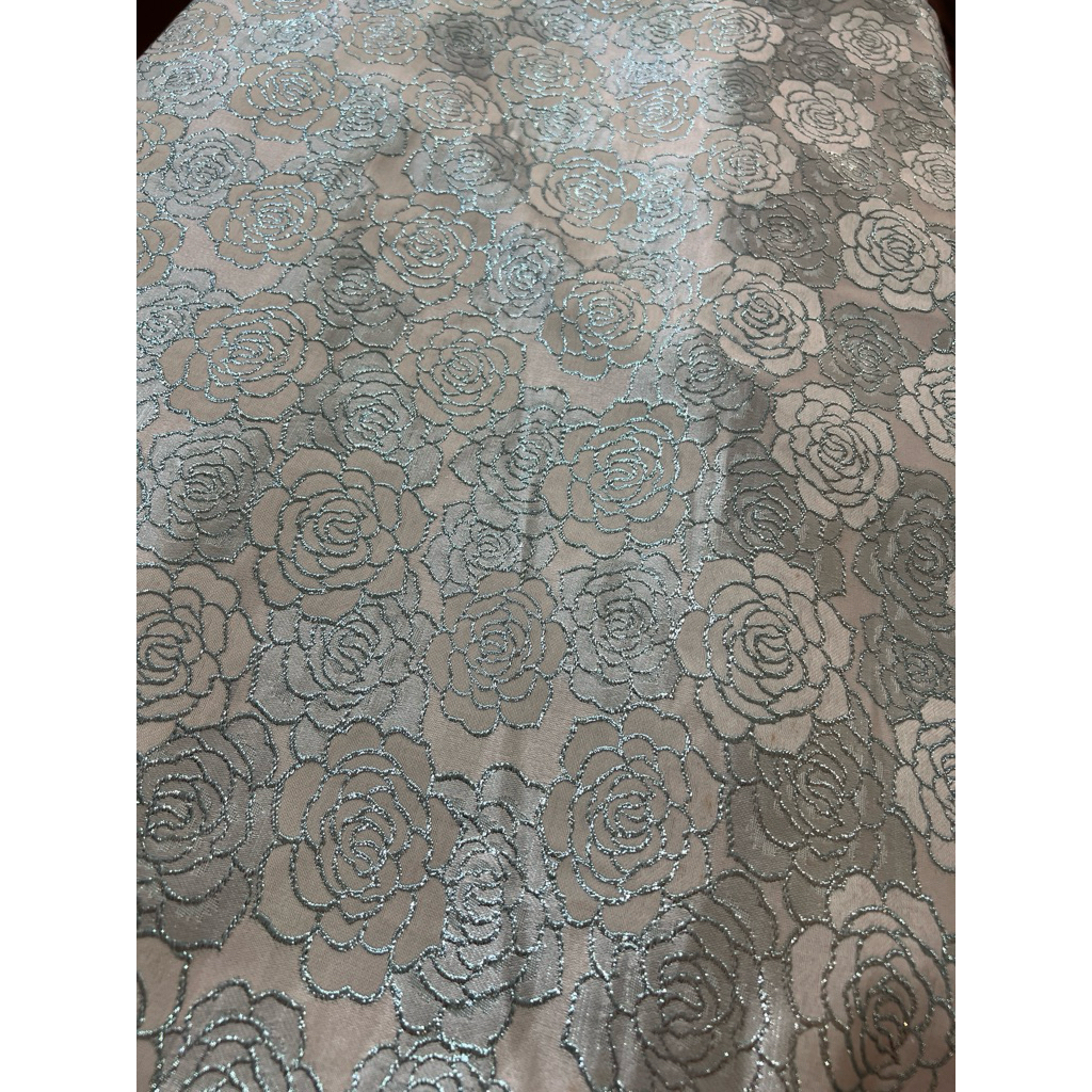 Jual Kain Jaquard Motif Mawar Lebar 150cm (Per 1/2 mtr) | Shopee Indonesia