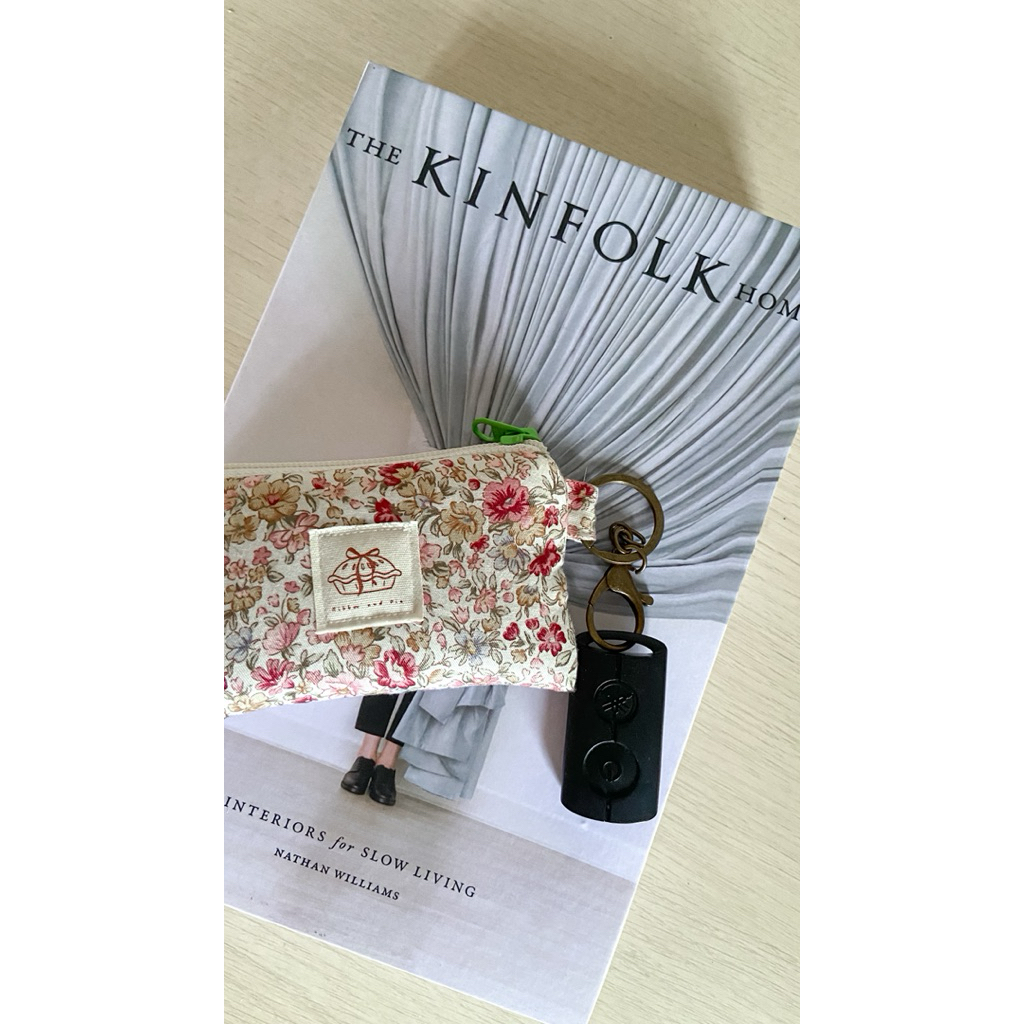 Jual RIBBON AND PIE. Mini Puffy Pouch Keychain | Pouch Keychain | Pouch ...