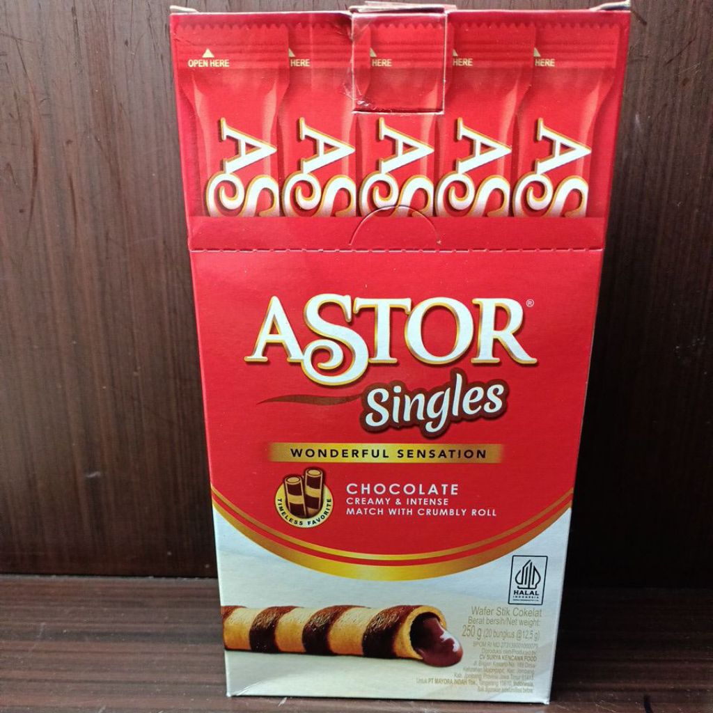 Jual ASTOR SINGLES CHOCOLATE ROLL (1BOX@20PCS) | Shopee Indonesia
