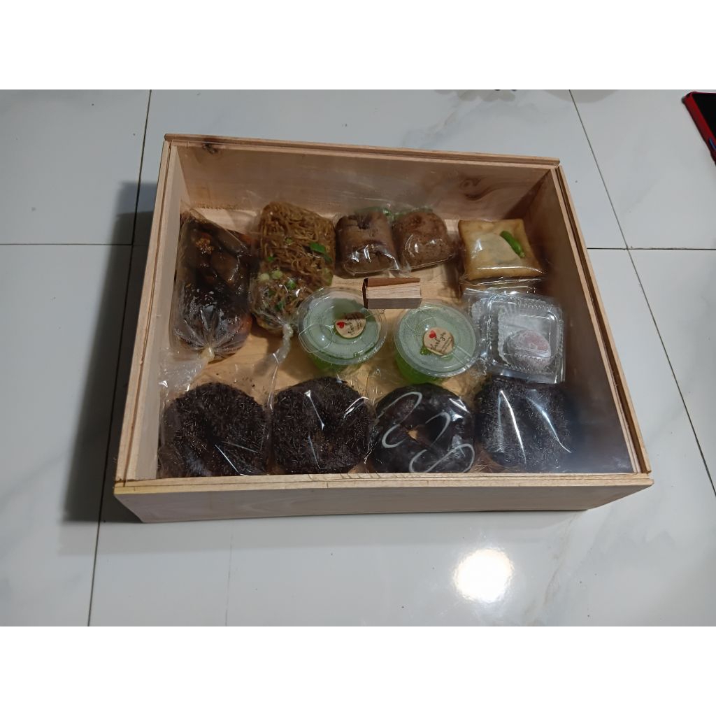 Jual snack box/35x30/box makanan kayu/box donat | Shopee Indonesia