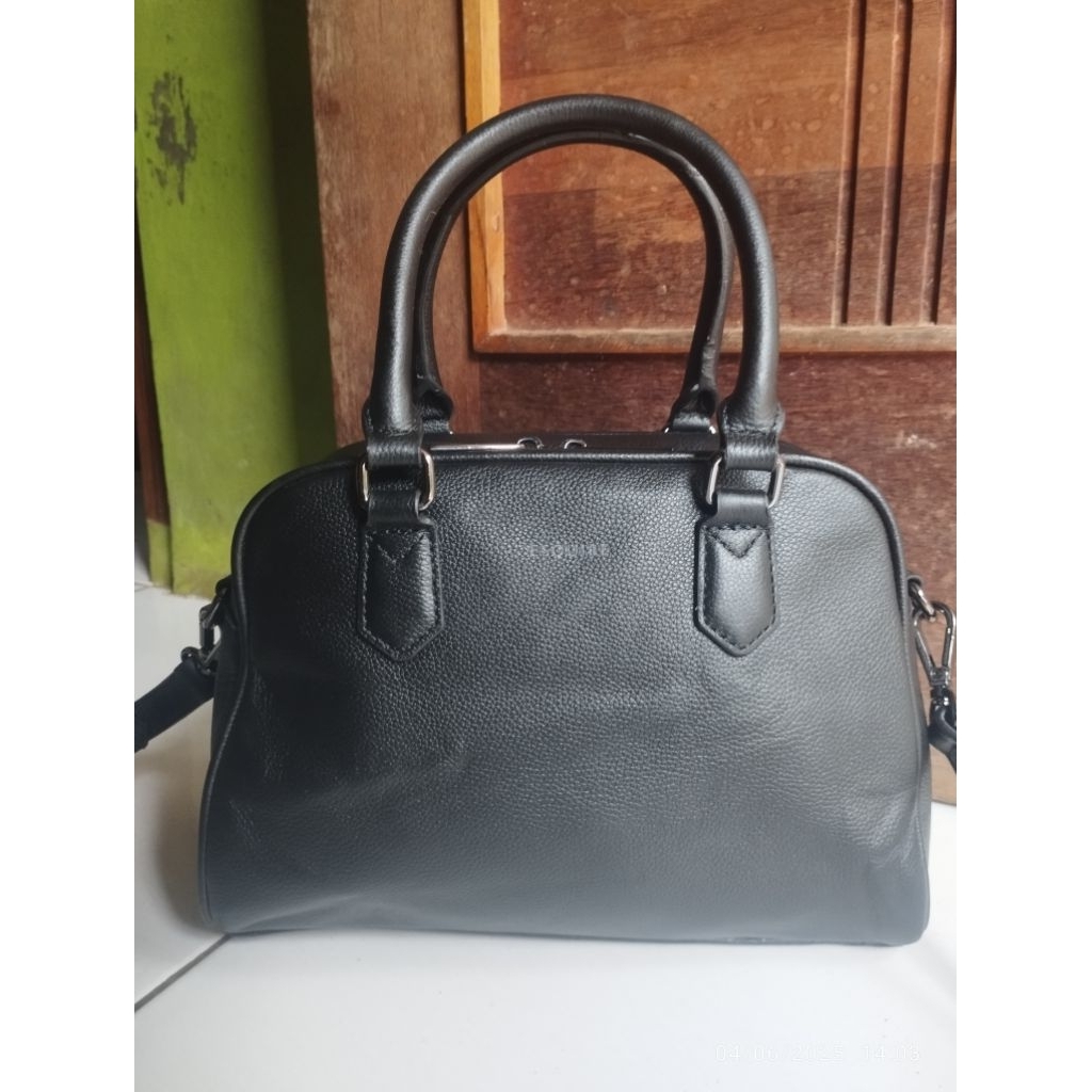 Jual Esquire handbag bertalpan size mentel | Shopee Indonesia