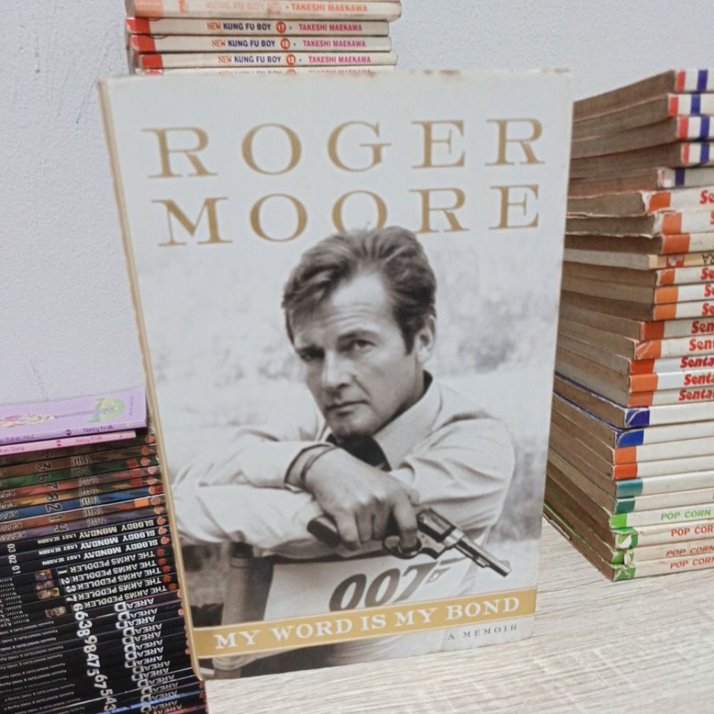 Jual bUku autobiografi My word is my bond by Roger Moore | Shopee Indonesia
