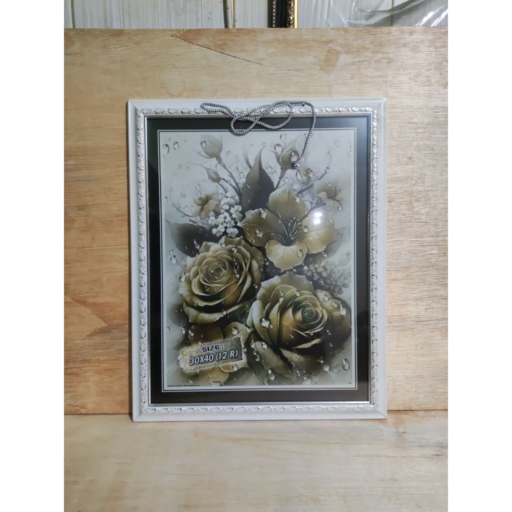 Jual bingkai foto / pigura / pigora UKIR warna putih lis silver ukuran ...