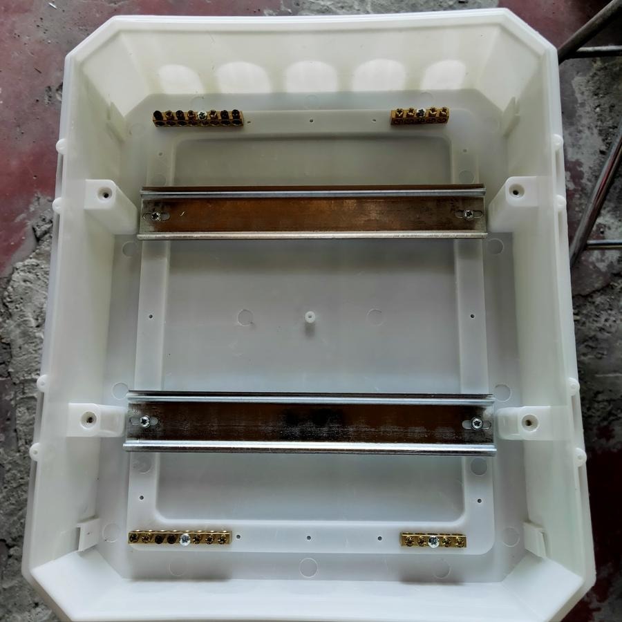 Jual BOX MCB 24 GROUP IB LX-24-I LARKIN | Shopee Indonesia