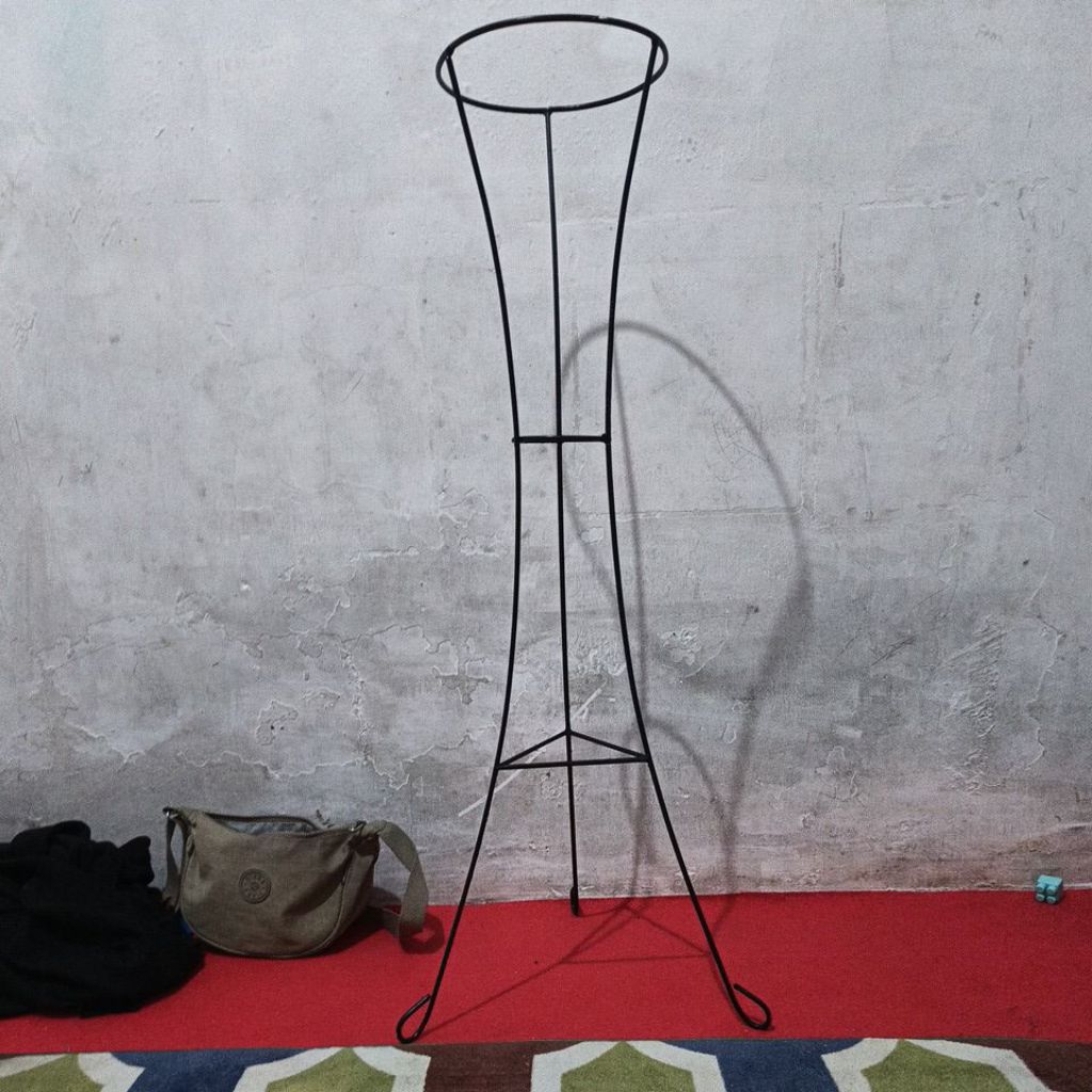Jual Rangka Standing Flower / Tiang Pot Bunga. 3 kaki / 3 batang ...