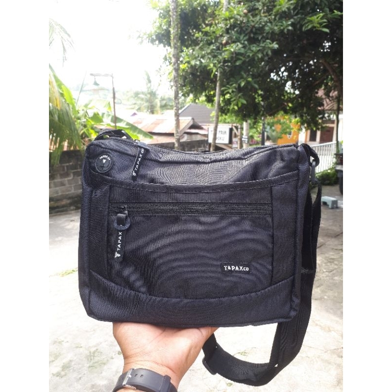 Jual Tas Selempang Tapaco Black | Shopee Indonesia