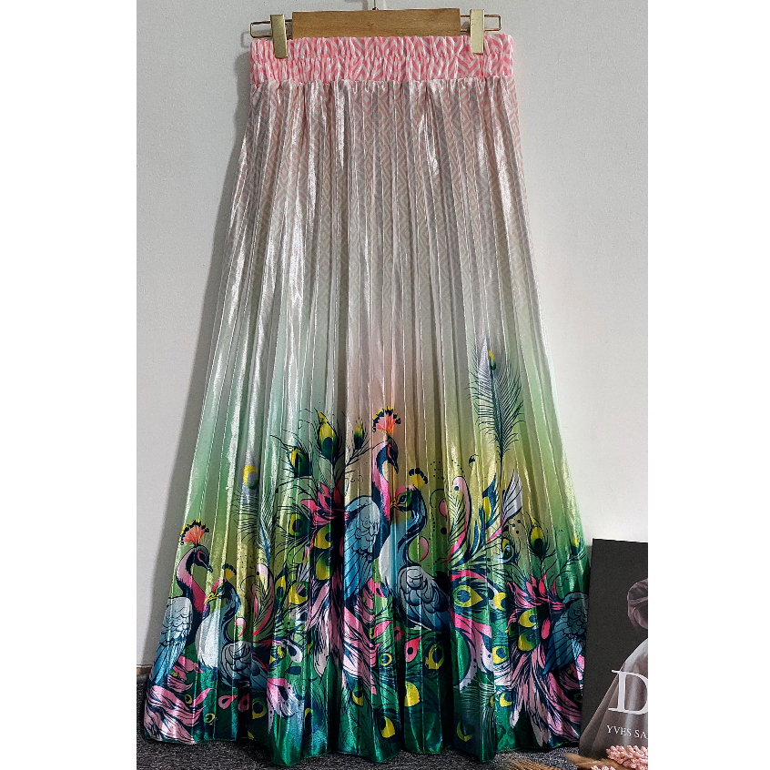 Jual Rok Plisket BLUDRU / Rok Bludru Motif Burung Merak /Bludru Motif ...