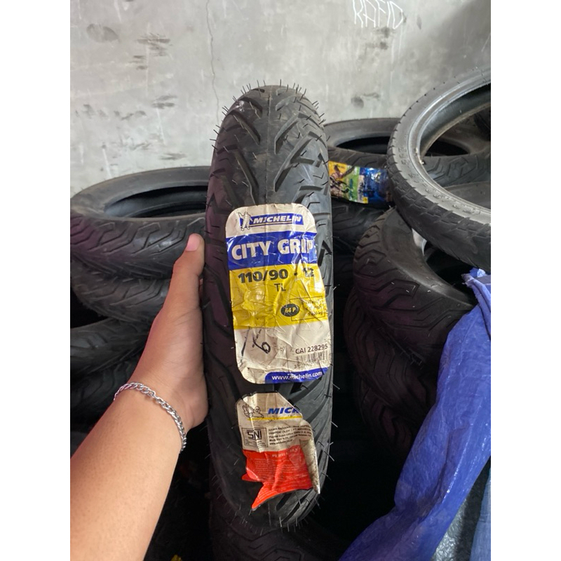 Jual PROMO BAN MICHELIN CITY GRIP UKURAN 110/90-12 TAHUN MUDA TIDAK ADA ...