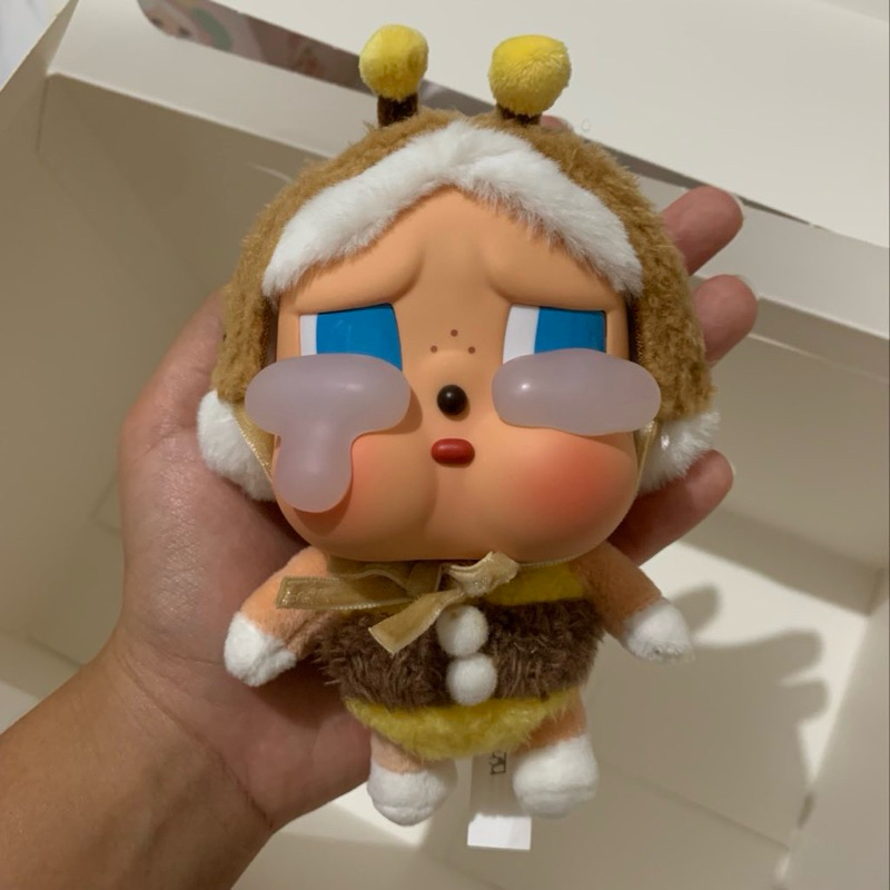 Jual CRYBABY CRYING AGAIN VINYL PLUSH POPMART Bee | Shopee Indonesia
