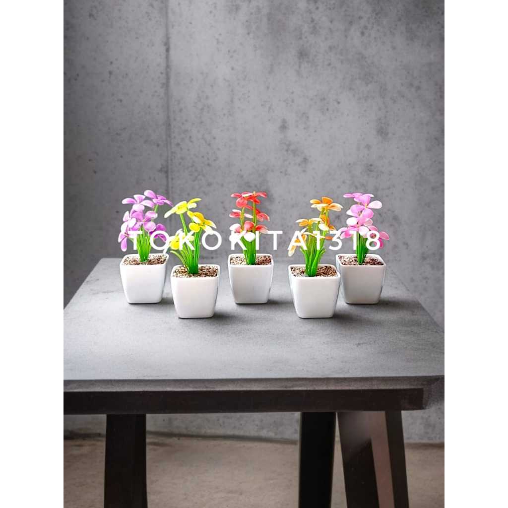 Jual TANAMAN BUNGA INDOOR ARTIFISIAL DENGAN POT PLASTIK PREMIUM MINI ...