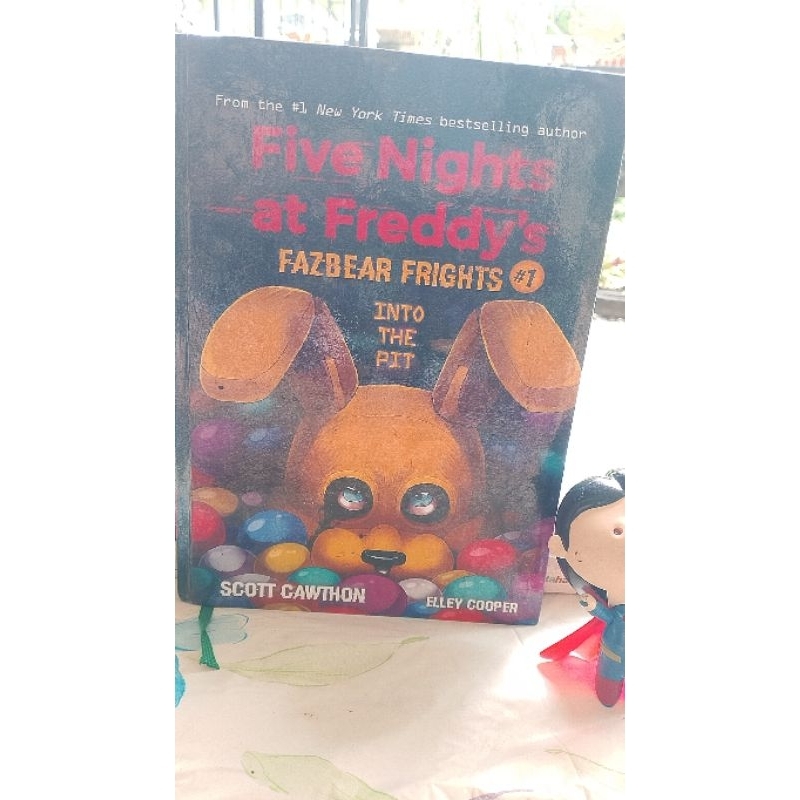 Jual Buku preloved b.inggris Into The Pit/Fazbear Frights #1 #Elley ...