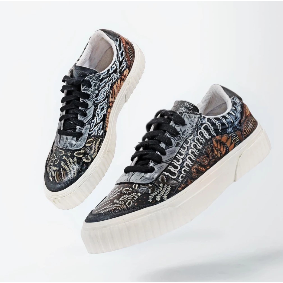 Jual Sepatu Batik Lukis, full kulit & 100% dilukis tangan bertema Batik ...