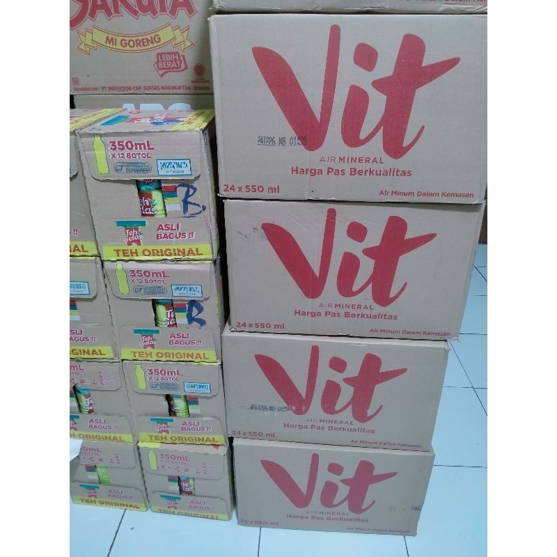 Jual Ay00! Vit Mineral Water Botol 550ml 1 Dus Isi 24 Botol | Shopee Indonesia