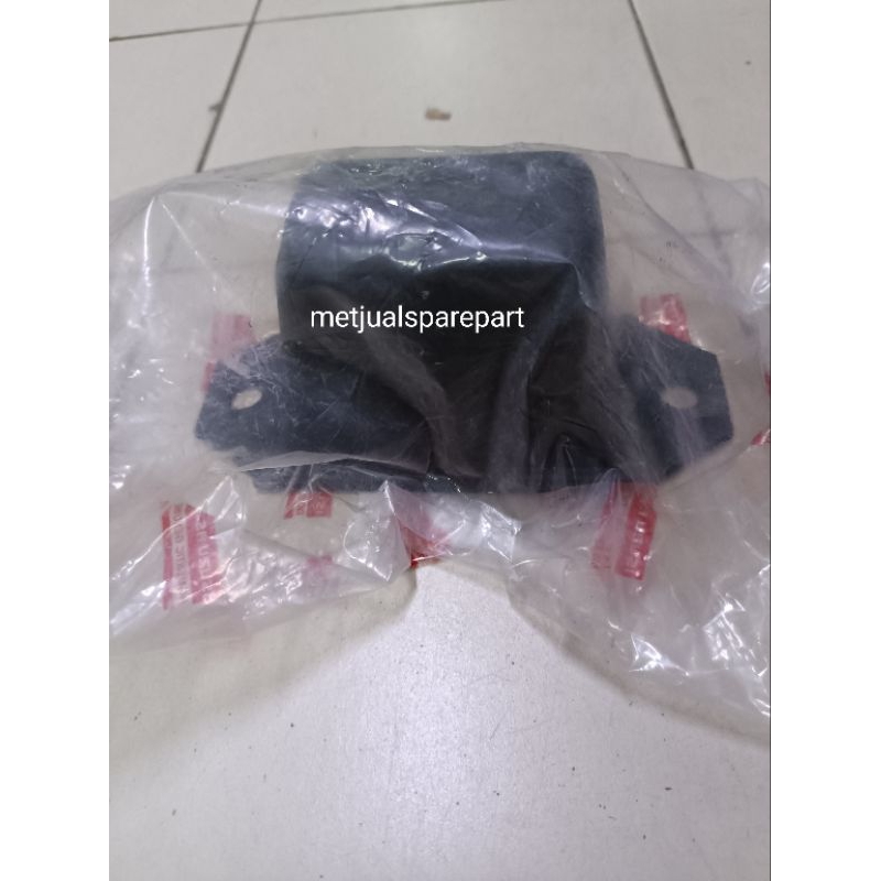 Jual karet stopper stop per pikul per daun belakang isuzu traga ori astra | Shopee Indonesia