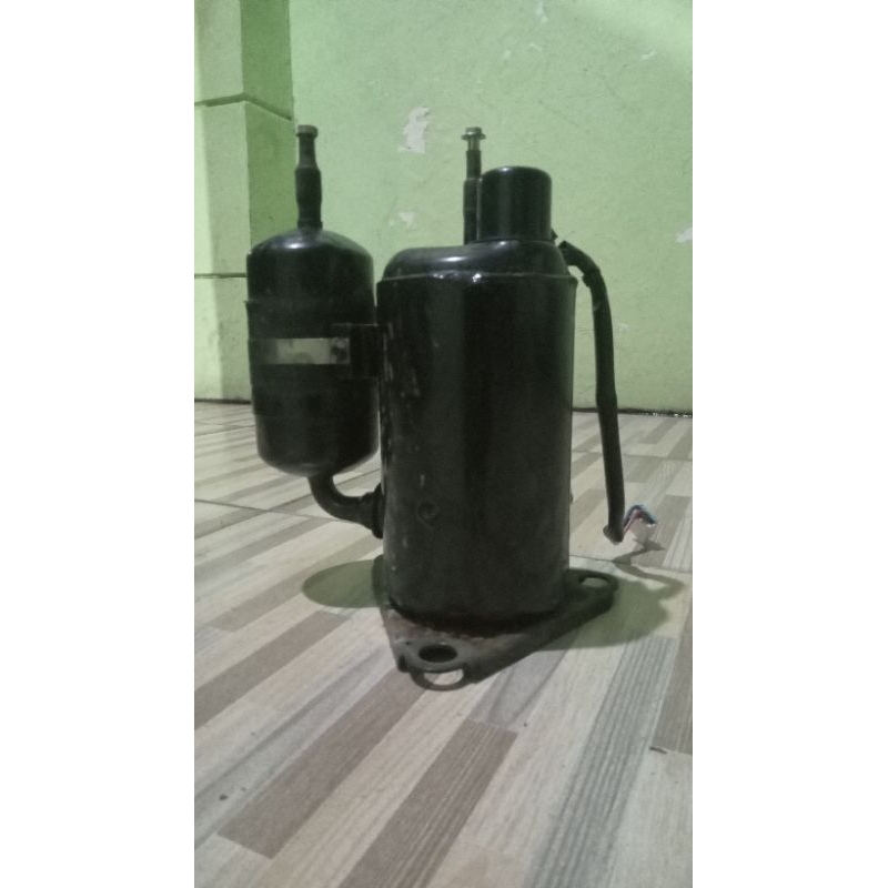 Jual kompresor ac LG inverter 1pk second/bekas | Shopee Indonesia