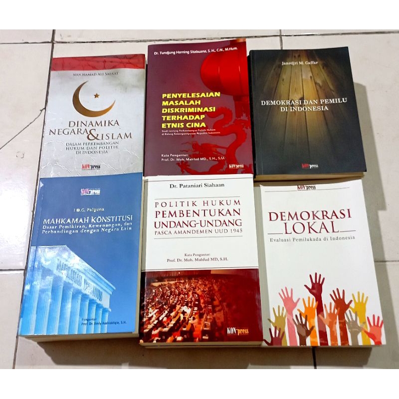 Jual ( OBRAL ) BUKU SOSIAL POLITIK // HUKUM // HUKUM PIDANA // DEMOKRASI // SEJARAH POLITIK ...