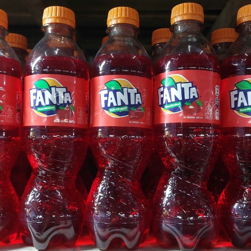 Jual Fanta Strawberry Botol 390ml | Shopee Indonesia