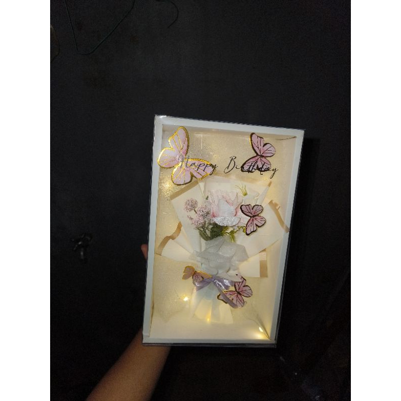 Jual FLOWER BOX / BUCKET BUNGA DALAM BOX DILENGKAPI LAMPU LED FREE ...