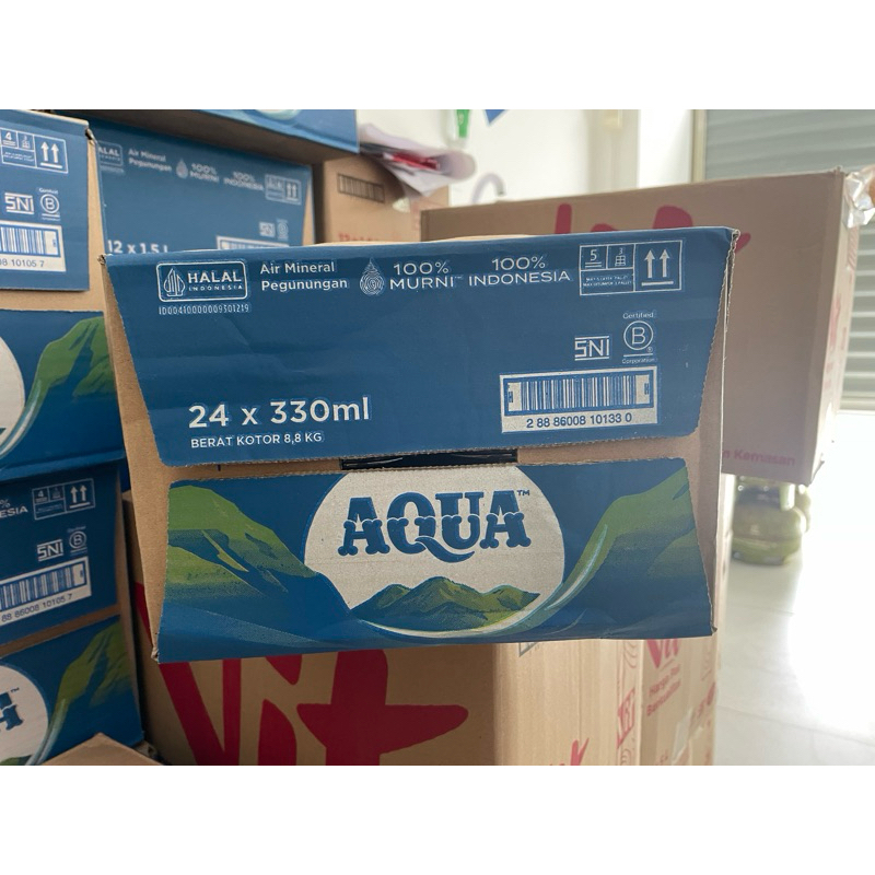 Jual Aqua air mineral botol 330ml isi 24 botol | Shopee Indonesia