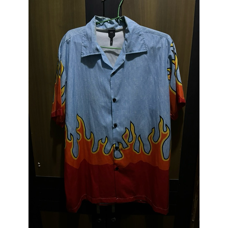 Jual kemeja motif api merah biru second preloved | Shopee Indonesia