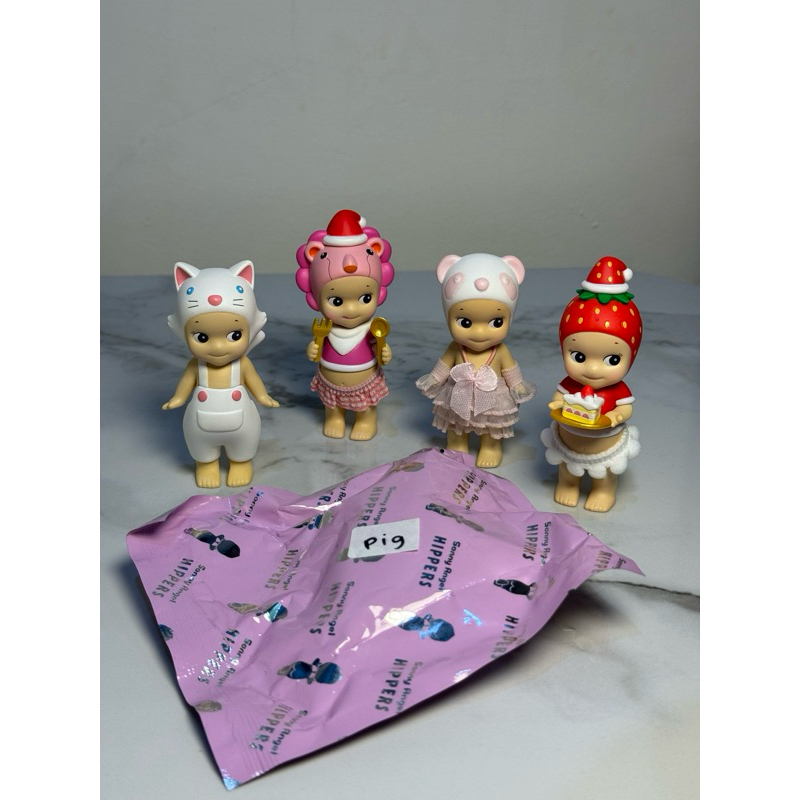 Jual sonny angel lion, white cat life, rabbit sitting gift of love, pig ...