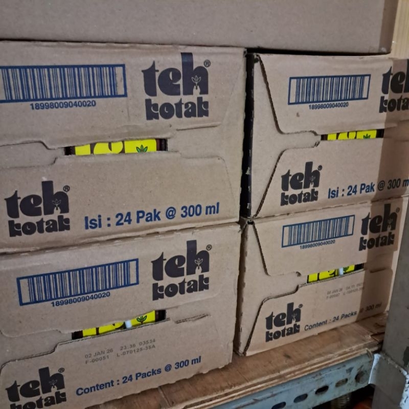 Jual Teh Kotak 300ml Ultrajaya jasmine tea/ Teh kotak 1 dus | Shopee ...