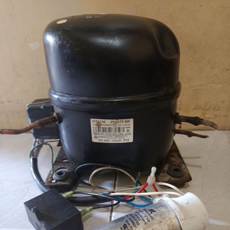 Jual KOMPRESOR 1/4 PK ORIGINAL HITACHI, EMBRACO, AQUA,,TOSHIBA ...