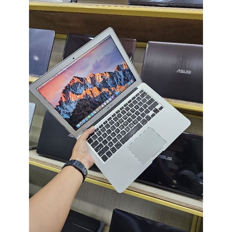 Jual Macbook Air 13-inch 2017 A1466 intel Core i5 RAM 8GB SSD 128GB ...